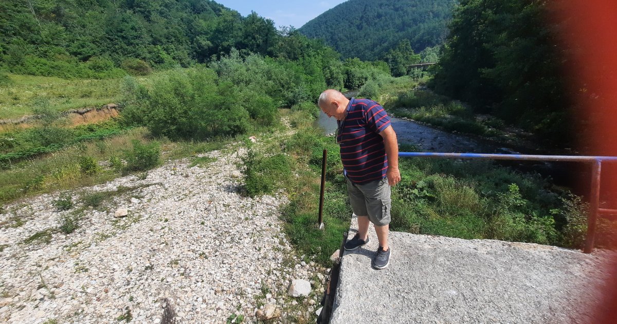 Most preko Skrapeža godinama vodi u ponor: Meštanima glava u torbi dok ...