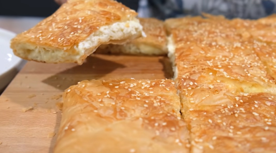 Originalni recept za grčku pitu sa feta sirom: Dva sastojka daju joj ...
