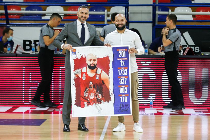 Panteri ispratili klupsku legendu u penziju, Čoviću uručena slika sa ...