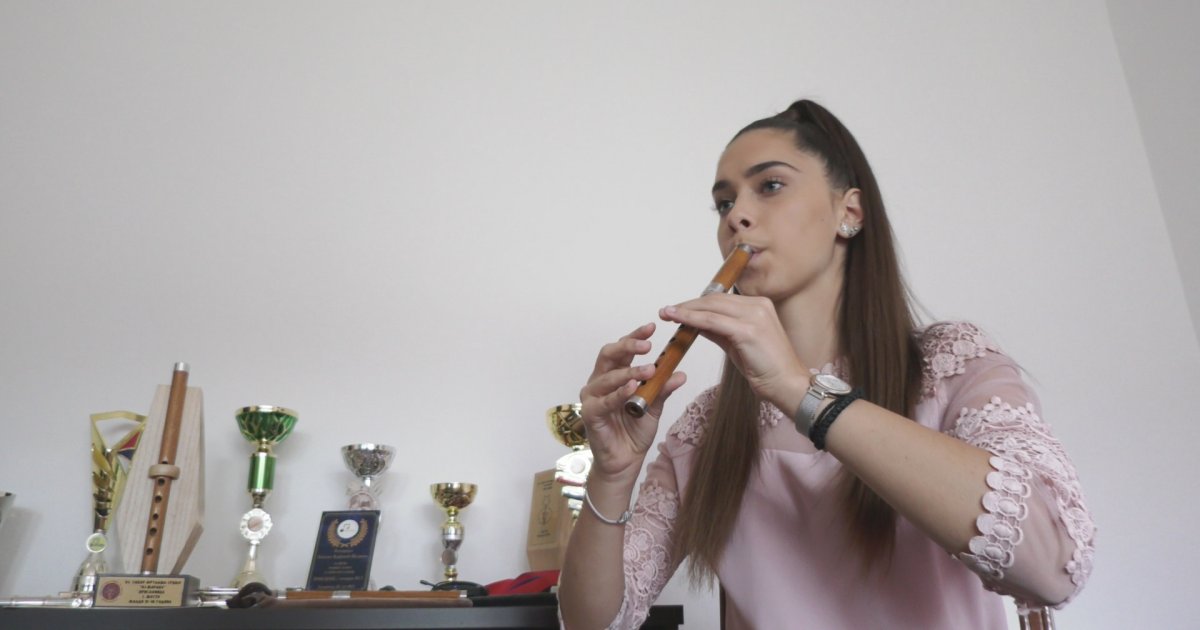 Marina (16) jedna je od najboljih mladih frulaša u Srbiji: Počela uz ...
