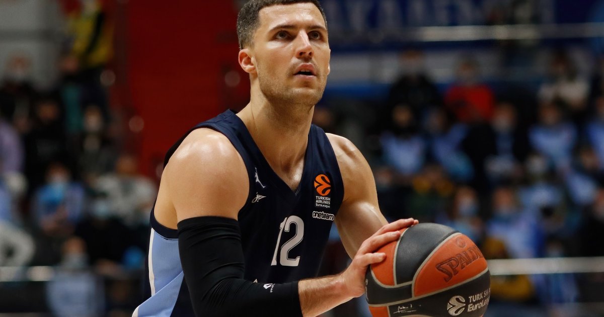 "Ponovo u crveno-belom": Beron obukao dres i podsetio se provedenih ...