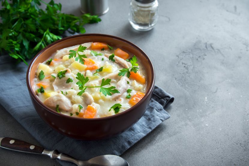 Pileća bela čorba, idealna za jesenje dane: Najbrži recept za jelo na ...