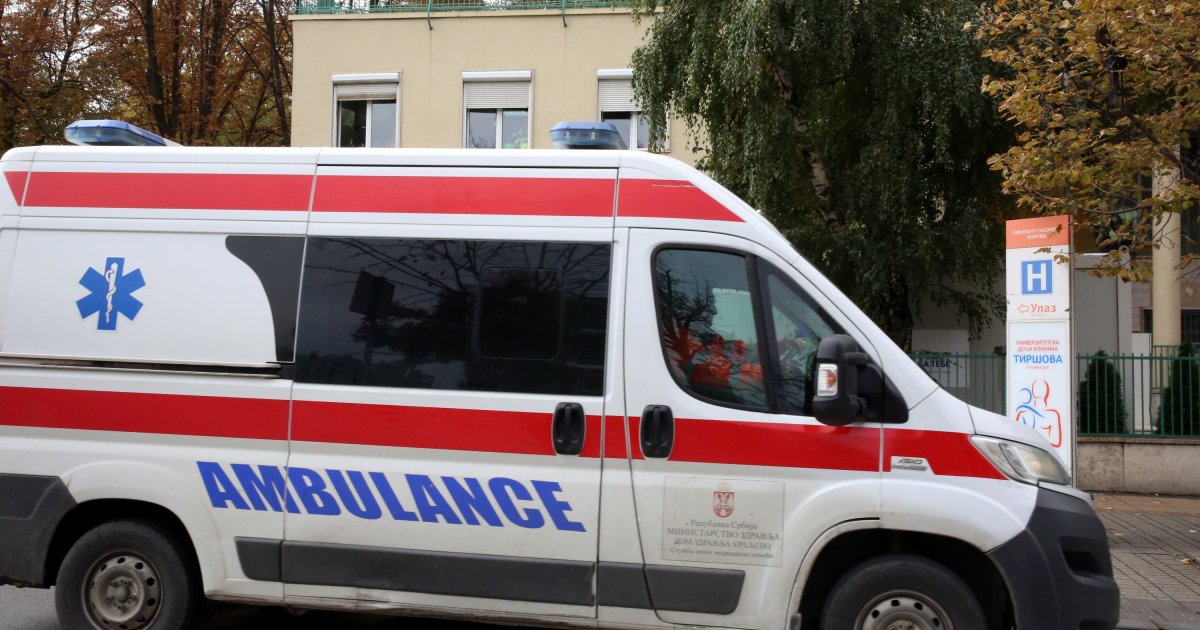 Sudar autobusa i auta u Beogradu: Dva dečaka hitno prevezena u Tiršovu - Telegraf.rs