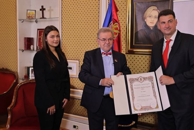 Nagrade fondacije "Braća Karić": Nikoli i Vanji Grbiću priznanja za ...