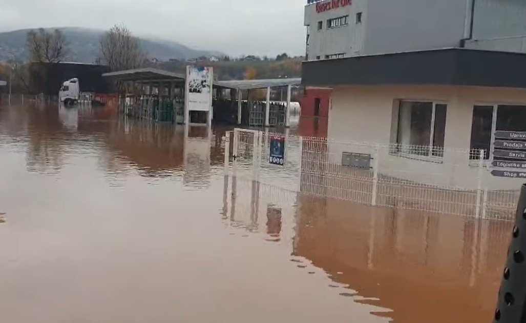 Potopljen objekat firme Messer, jedinog dobavljača medicinskog kiseonik ...