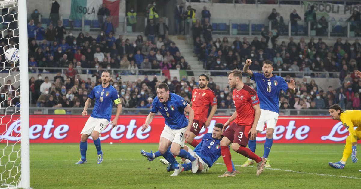 Azuri ispustili pobedu, ali sačuvali 1. mesto, Engleska "petardirala ...