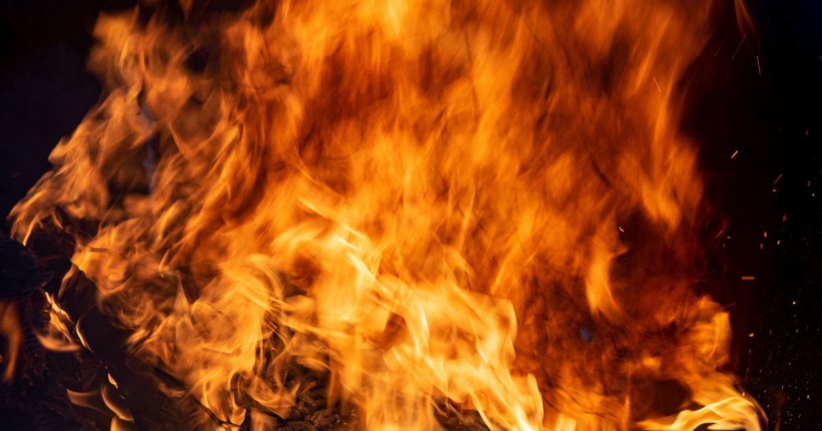 Plamen i dim paraju noćno nebo: Prva slika strašne nesreće u Litvaniji ...