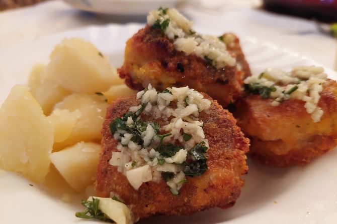 Panirani oslić za nedeljni ručak: Recept koji može da parira onima iz ...