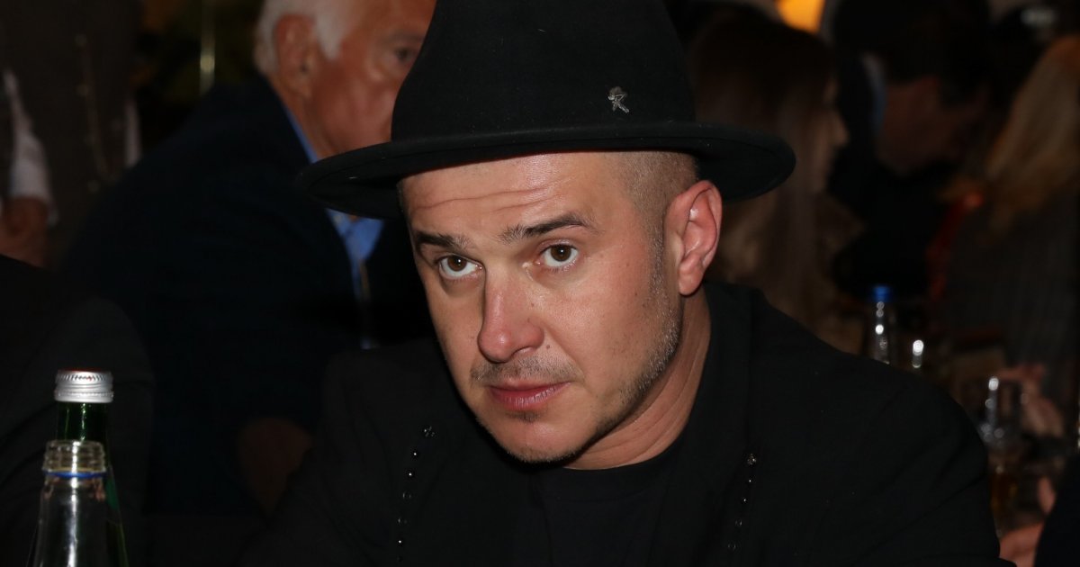 Sale Tropiko se usred priče o razvodu pojavio u javnosti, pa pobegao od ...