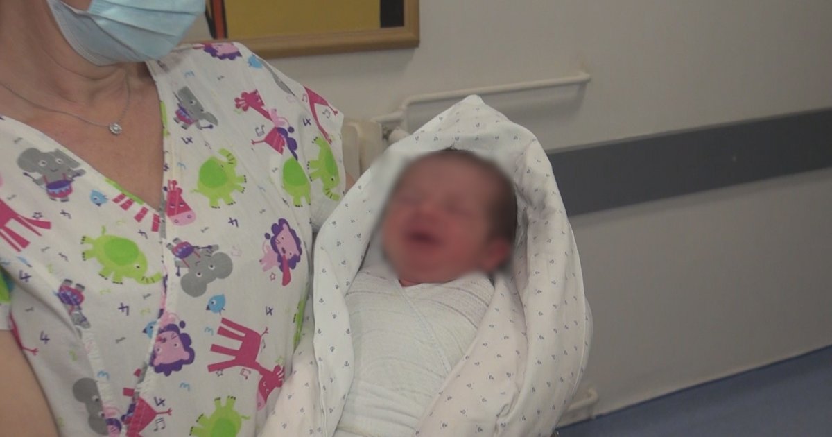 Vukan je prva beba rođena ove godine u čačanskom porodilištu: Na poklon ... Vukan je prva beba rođena ove godine u čačanskom porodilištu: Na poklon ...