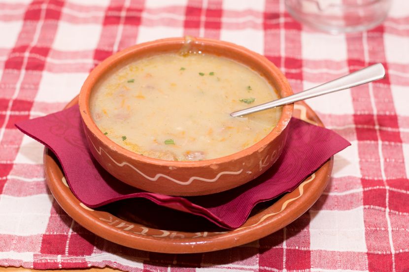 Originalni recept za kafansku teleću čorbu: Jelo "na kašiku" koje ...