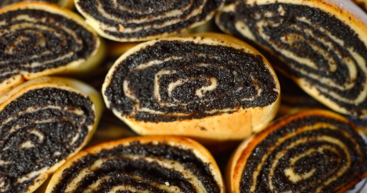 Štrudla sa makom, puna ukusnog fila: Stari vojvođanski recept za ...