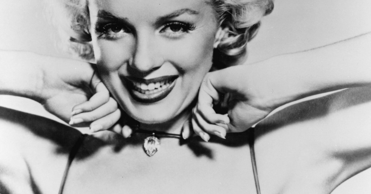 Skoro 200 žena koje liče na Merlin Monro učestvovalo u dobrotvornom ...