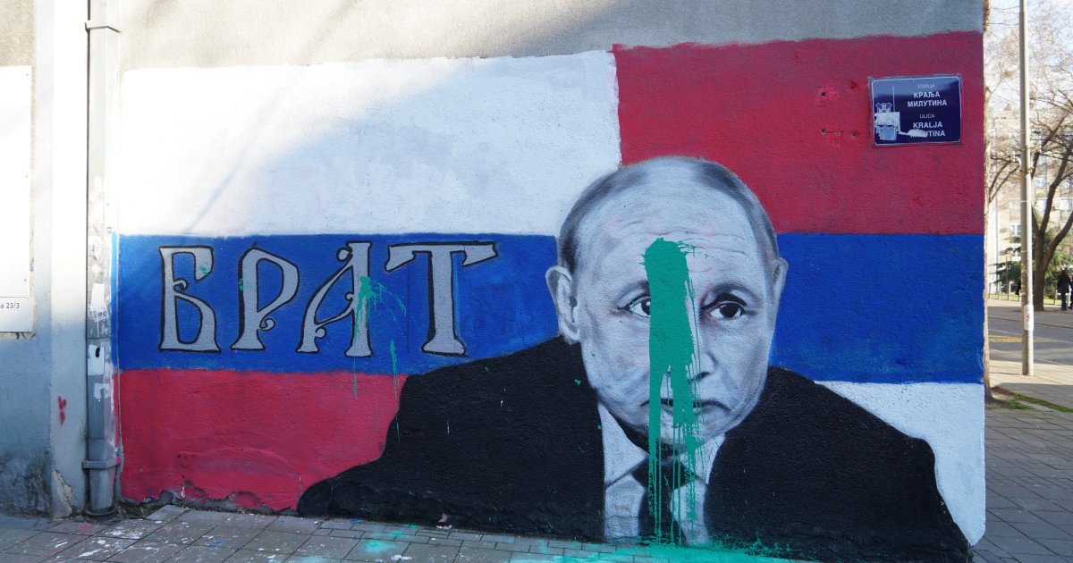 Ponovo uništen mural posvećen Putinu u Njegoševoj ulici: Ovako sada ...