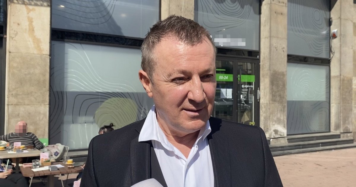 Poznati pevač odbio honorar od 100.000 evra: Toliko zarađuje od ova DVA ...