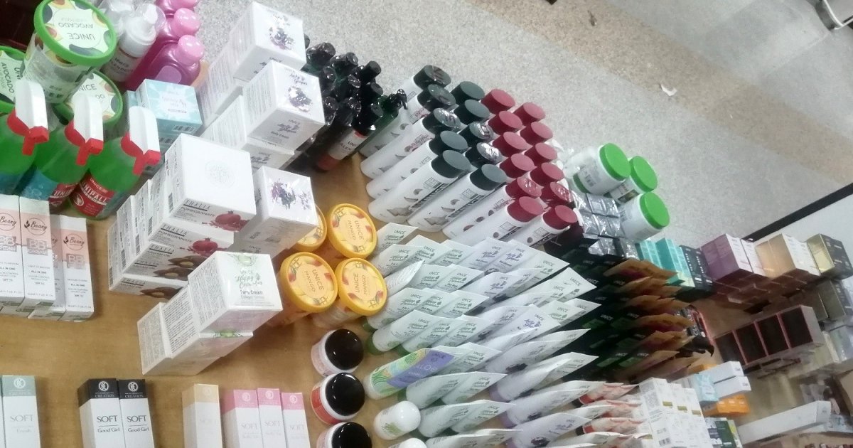 Carinici na Gradini zaplenili mini-parfimeriju: Turčin u koferu ...