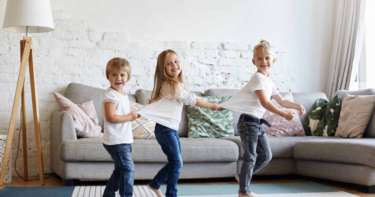 Danas su Detinjci: Običaj je da se deca vezuju, a evo kako da se odreše ...