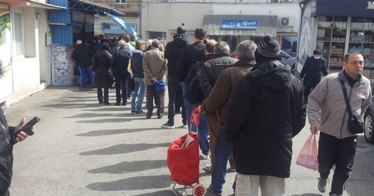 Na gradskim pijacama velika gužva na Veliki petak - Telegraf.rs