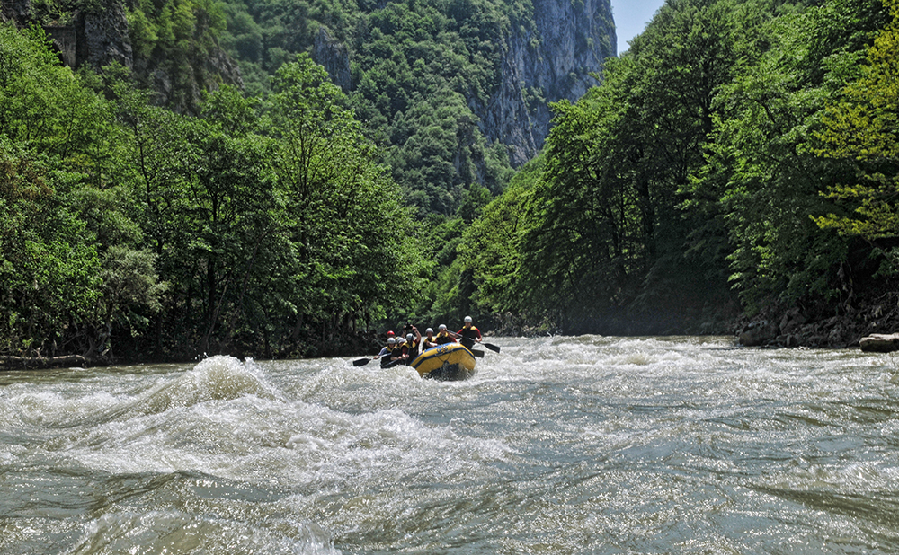 Adrenalinski rafting divljim Limom – avantura za najodvažnije ...