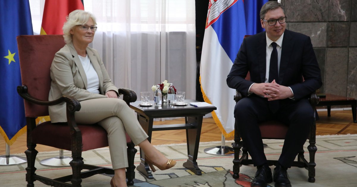Vučić sa nemačkom ministarkom odbrane - Telegraf.rs