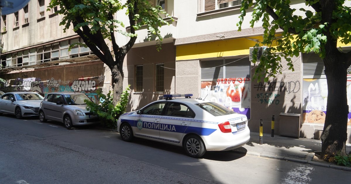 Prve slike sa mesta užasa u Beogradu: Dečak (3) pao kroz prozor sa 7 ...