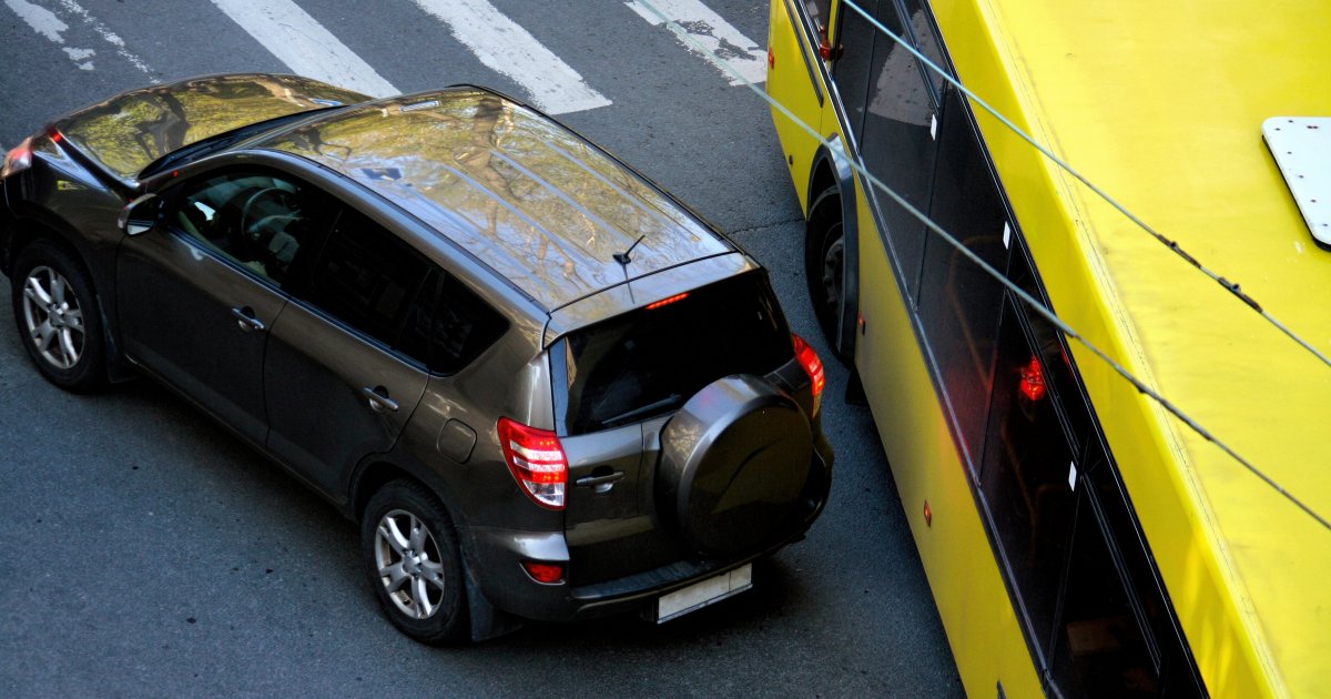 Sudar autobusa i automobila na Obilaznici oko Beograda - Vesti - Telegraf.rs