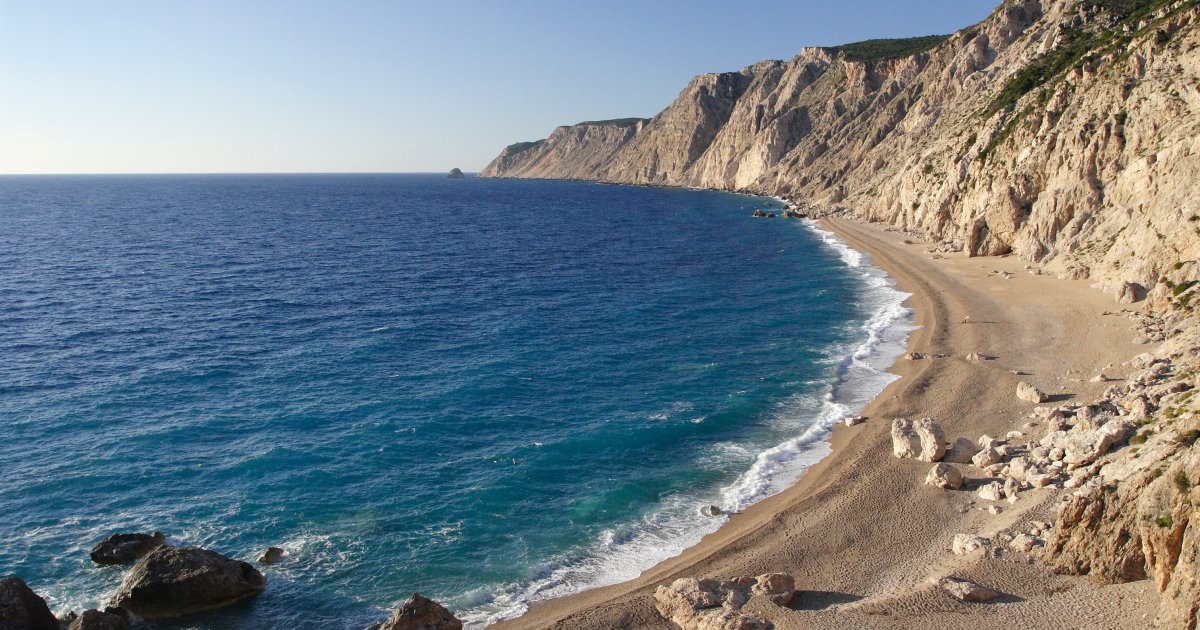 Misteriozna kugla muči istražitelje: Iznenada se pojavila na plaži, niko ne zna odakle je došla ...