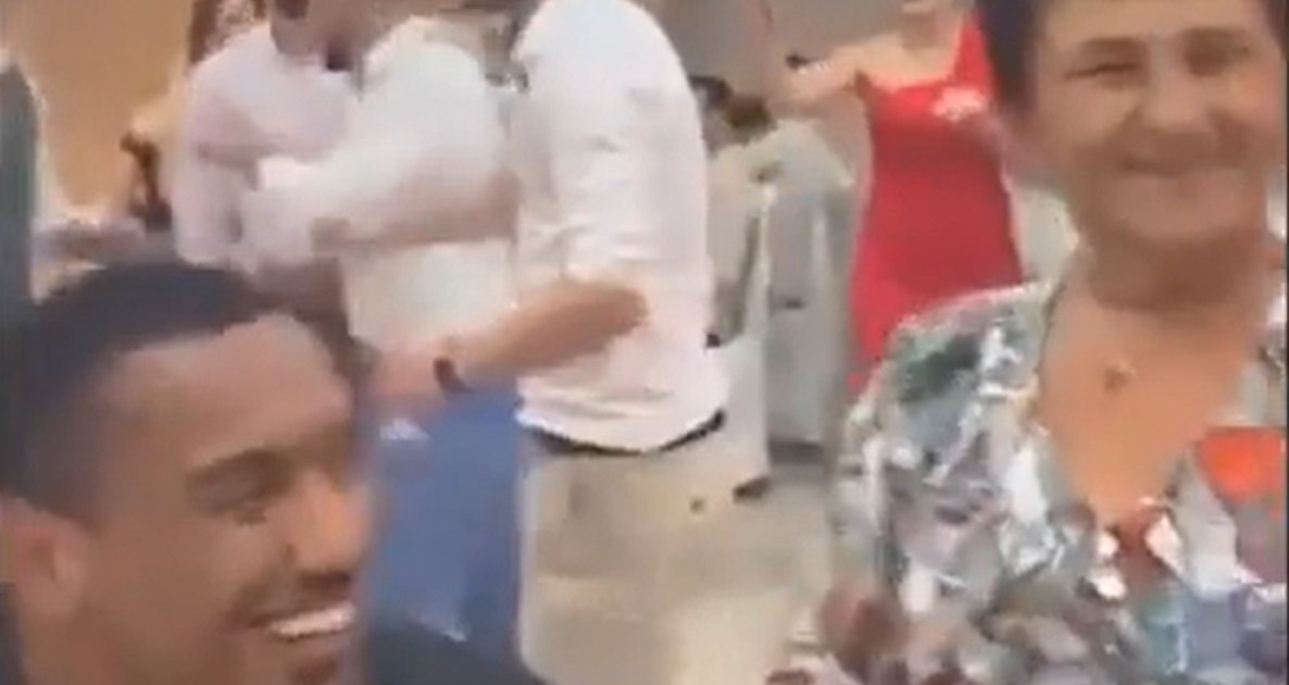 Najjači bodibilder na svetu bio na svadbi u Srbiji: Đuskao uz ...