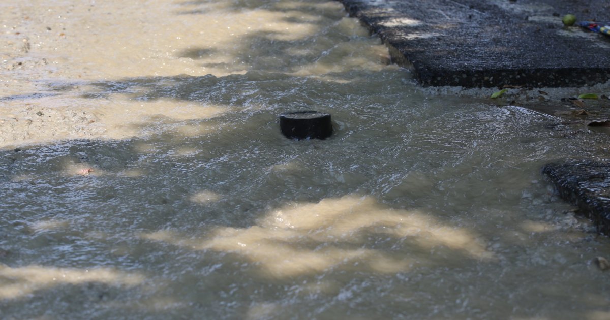 Pukla cev u Takovskoj: Izmenjene trase autobusa, pojedine ulice biće ...