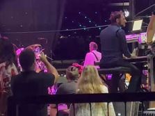 Zdravko Čolić snimio novi spot na Santoriniju (FOTO) - Telegraf.rs