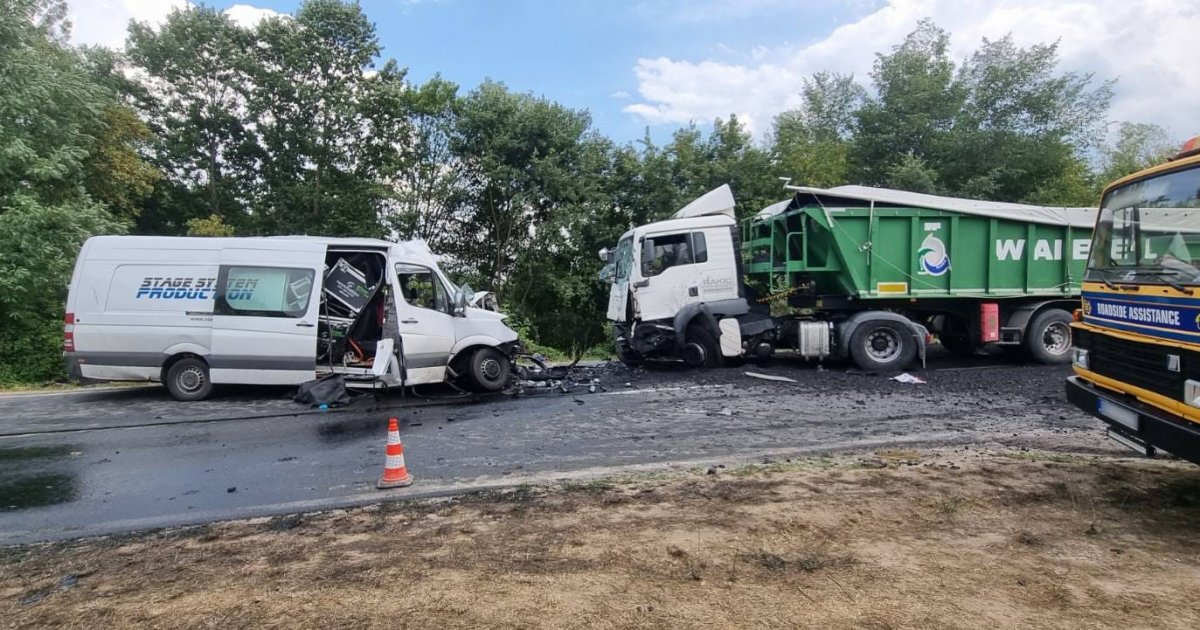Sudar dva teretna vozila kod Kuršumlije: Povređeni vozači, saobraćaj obustavljen - Telegraf.rs