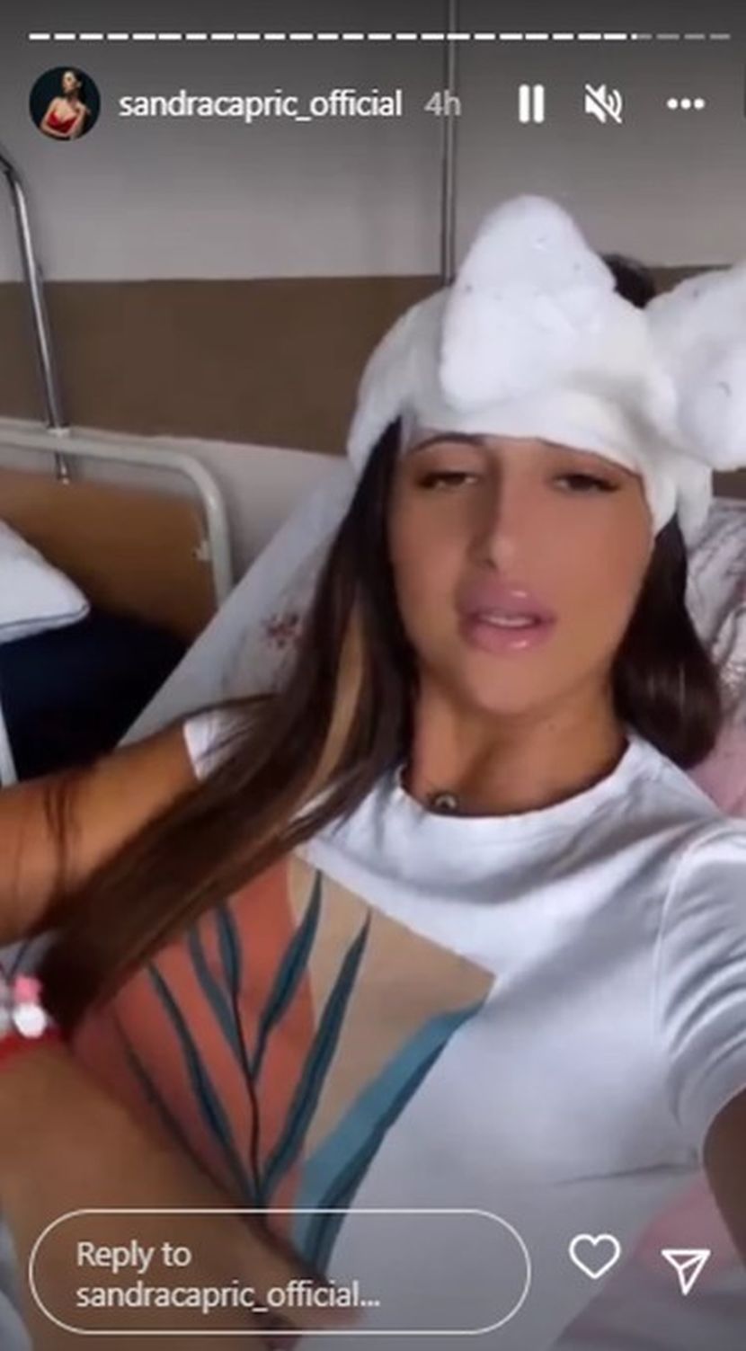 Pevačica izašla iz bolnice: Pevačica izašla iz bolnice: