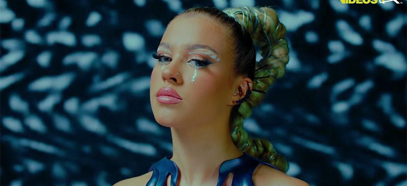 Ema Radujko u haljini koja pokazuje šta sve nema na sebi: Komentari ...