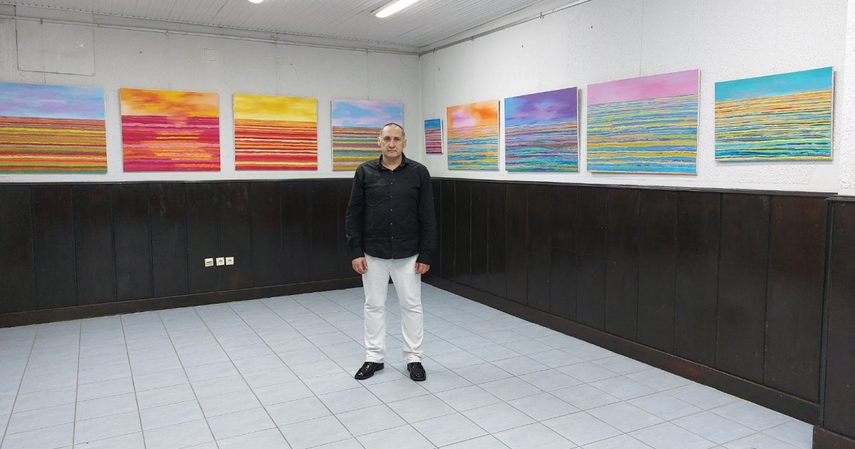 Otvorena izložba slika "50 ravnica" nagrađivanog akademskog slikara Mihala Đurovke - Telegraf.rs