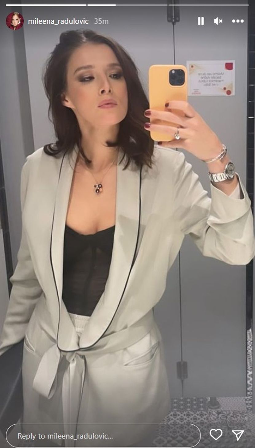 Gipko telo Milene Radulović fascinira: Glumica na neobičnom mestu ...