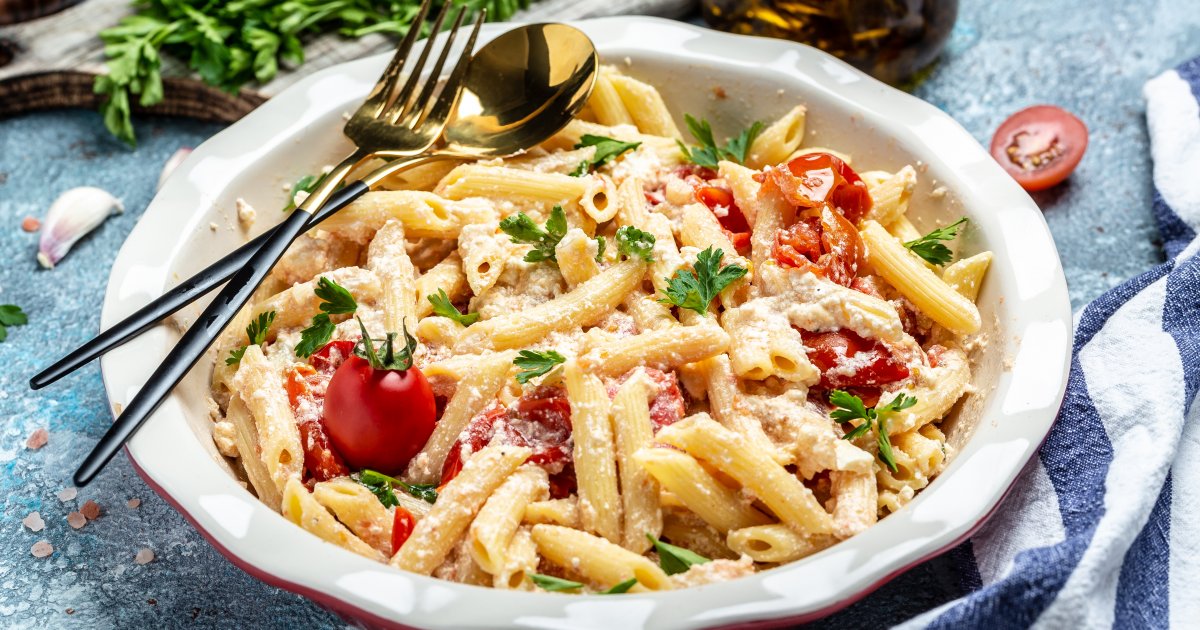 Ideje za ručak: Zapečena pasta sa fetom i čeri paradajzom - Ona.rs