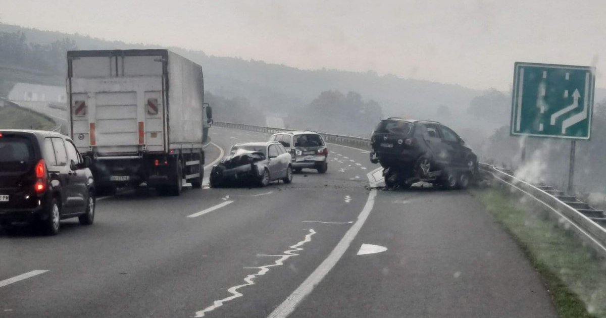 Lančani sudar na auto-putu Miloš Veliki u blizini Takova: Vozila ...