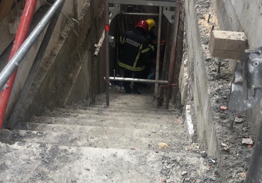 Čovek upao u podrum zgrade koja se gradi na Zvezdari: Pao je sa visine ...
