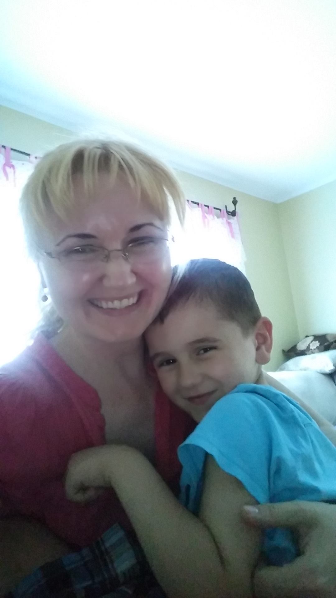 U školi su primetili da gladuje i da ima posekotine, a onda se smrzao u ...