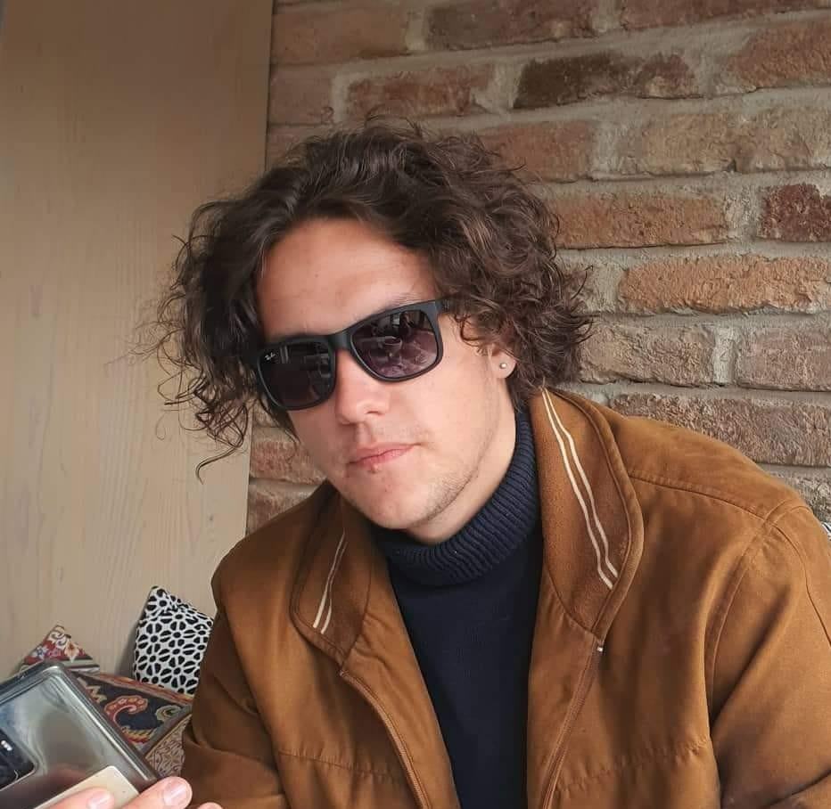 Glumac priznao da je zlostavljao majku: Zbog oca je vređao majku, pretio joj i lomio stvari ...