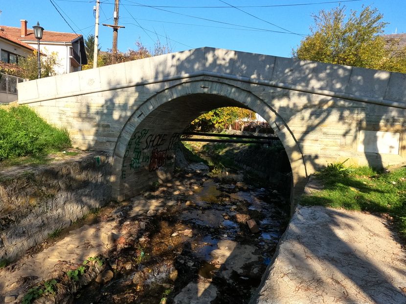 Grad kroz koji protiče 5 reka centar je Pčinjskog okruga - Ona.rs