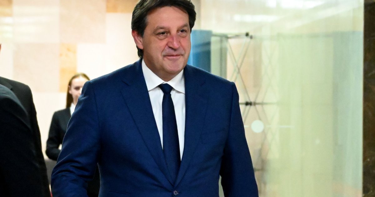 Ministar Gašić iznenadio zaposlene u MUP Srbije - Telegraf.rs