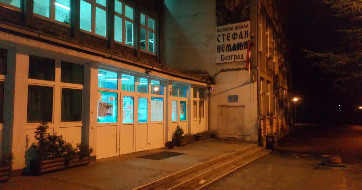 Drama u osnovnoj školi na Senjaku: Tinejdžer (14) viđen sa puškom, došao u policiju u pratnji ...