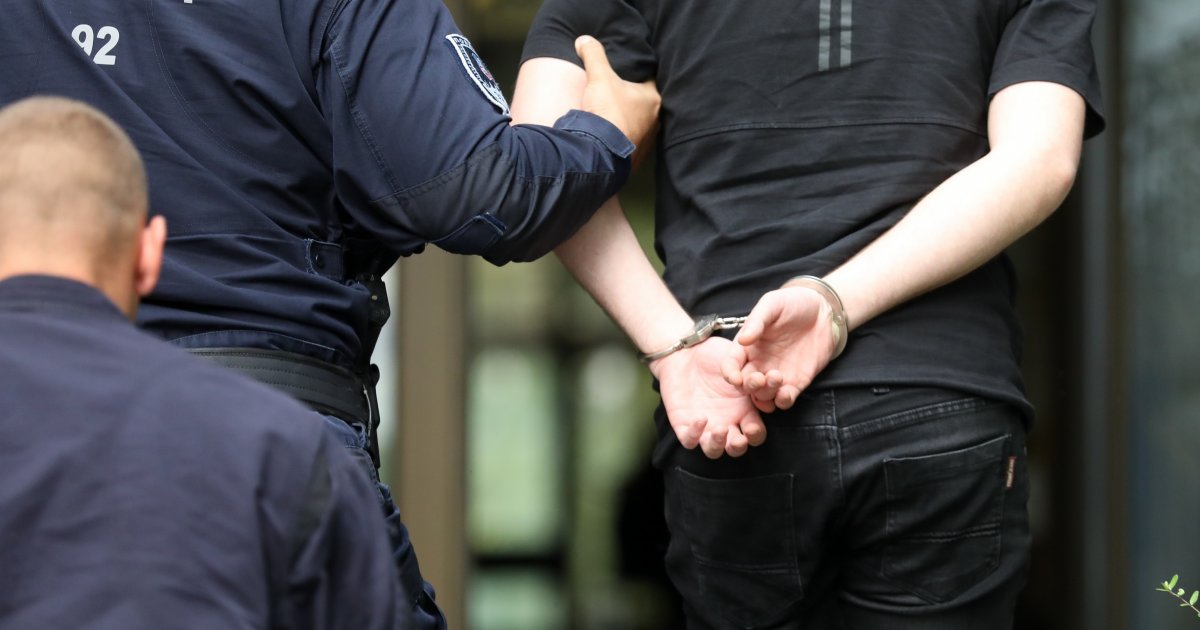 Priveden vozač koji je udario saobraćajne policije na dužnosti pa pobegao sa lica mesta - Vesti ...