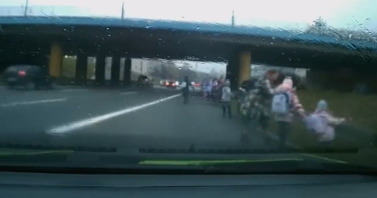 roditelji auto-put deca automobili opasnost - Telegraf.rs