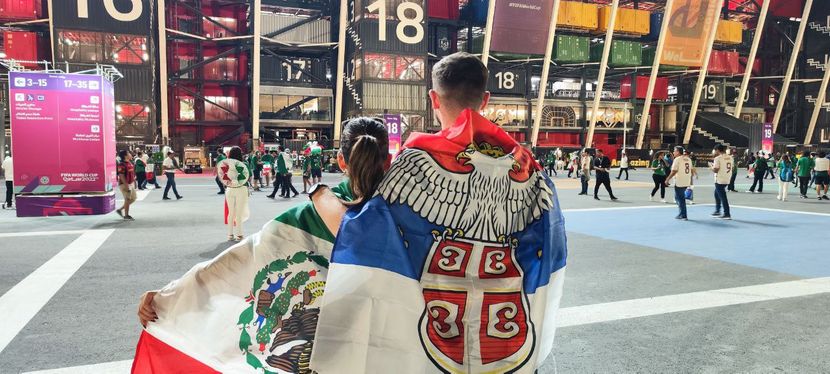 Srbin i Meksikanka zajedno bodre Meksiko i Srbiju u Kataru - Telegraf.rs