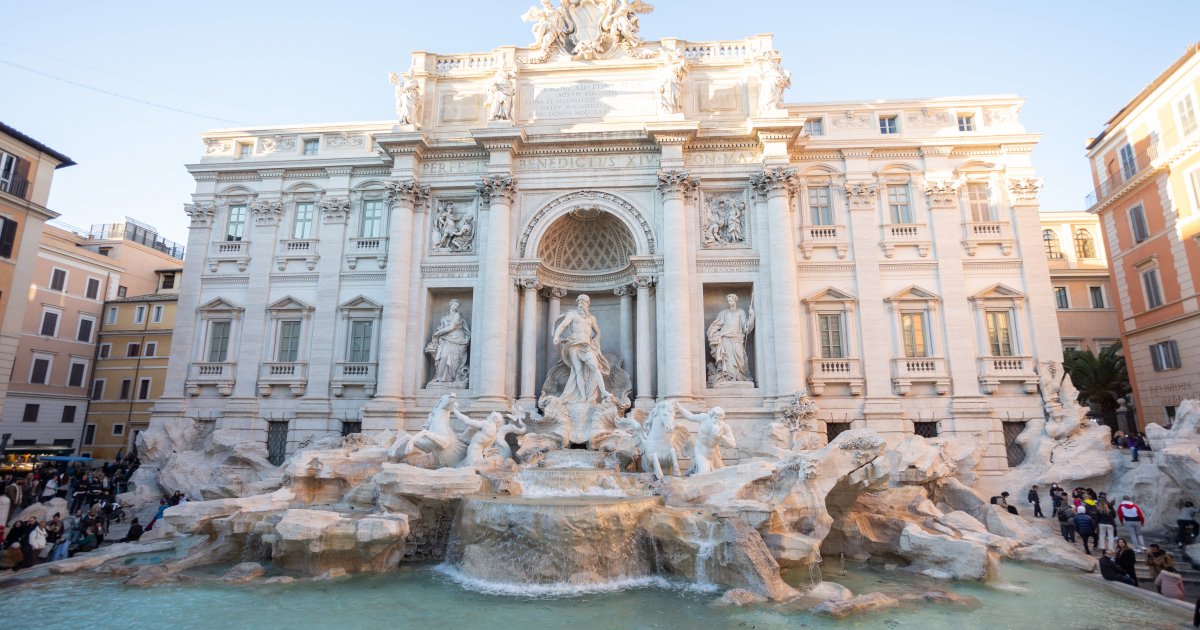 Ponovo otvorena fontana di Trevi u Rimu nakon završetka radova na ...