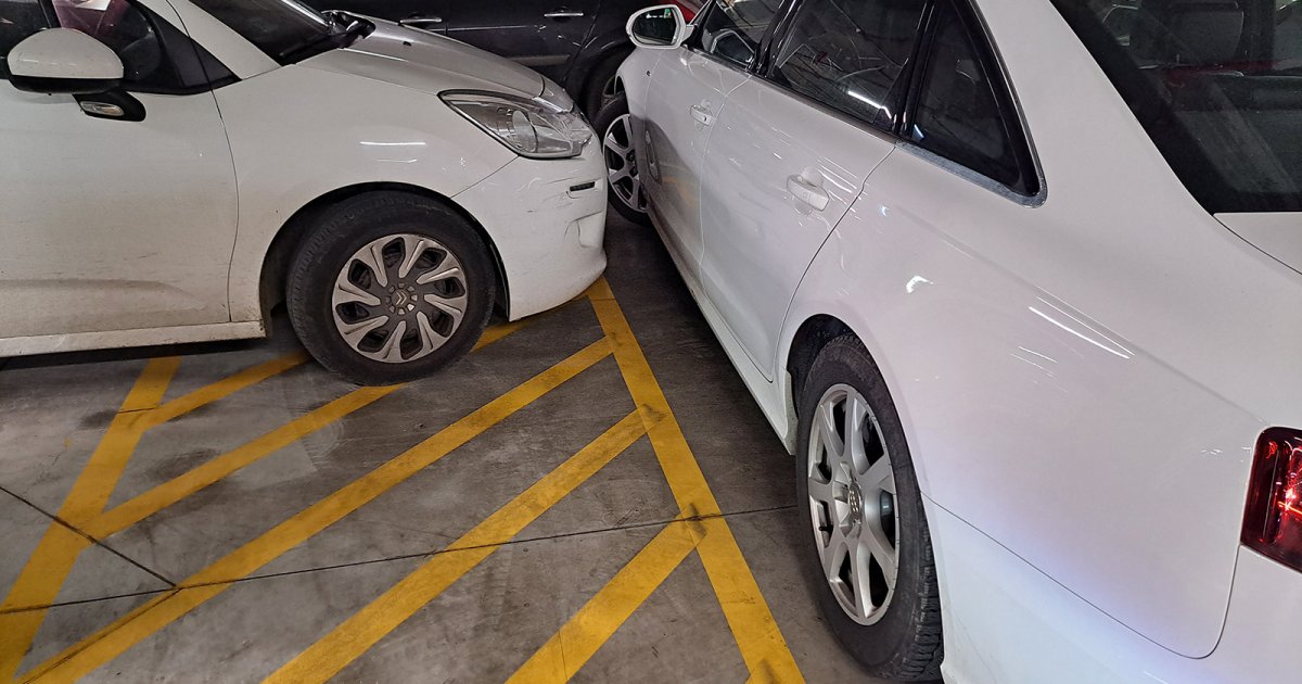 Parkiranje na invalidskim parking mestima - Telegraf.rs