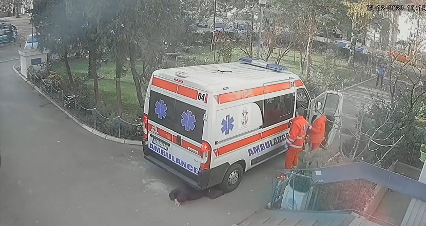 Vozilo Hitne pomoći udarilo ženu - Telegraf.rs