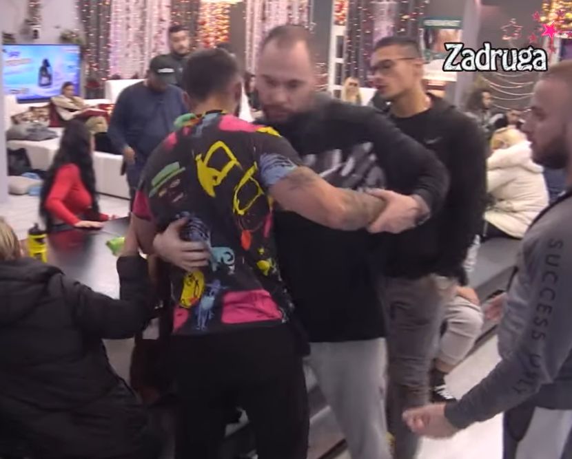 Jezive scene u Zadruzi - Telegraf.rs